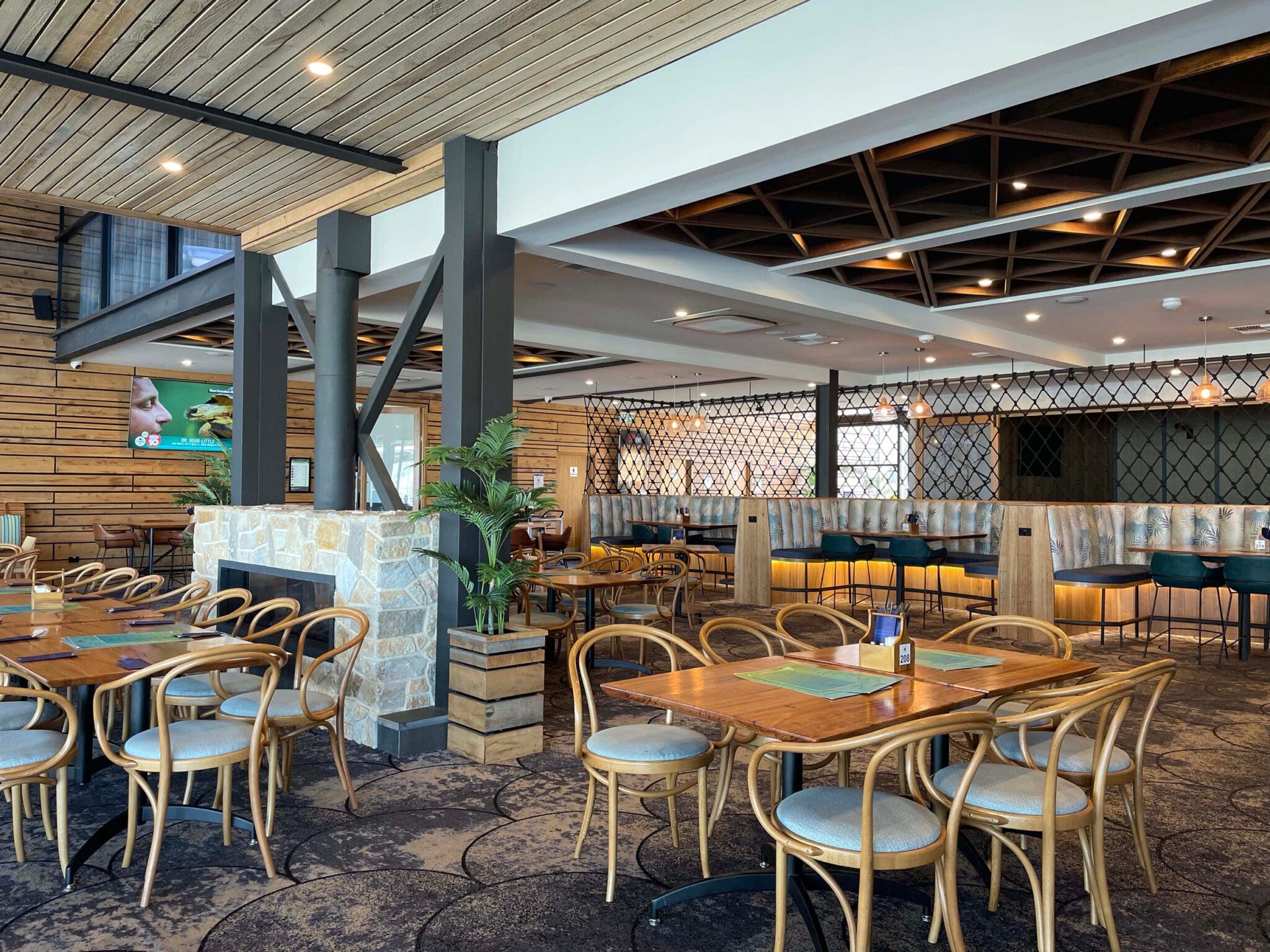 Eat & Drink - The Sailmaster Tavern