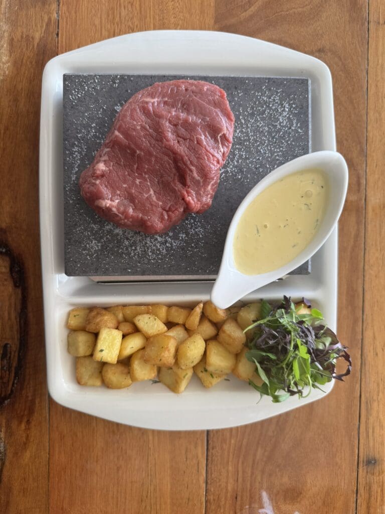 Eat & Drink - The Sailmaster Tavern